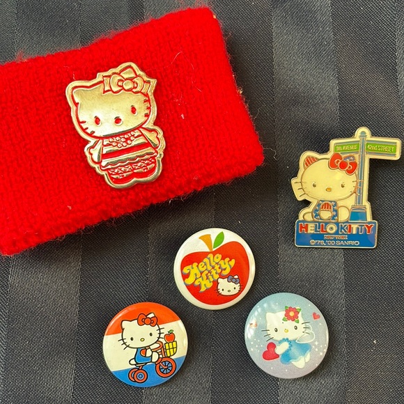 Sanrio | Accessories | Sanrio Hello Kitty Button And Pin Set Includes ...